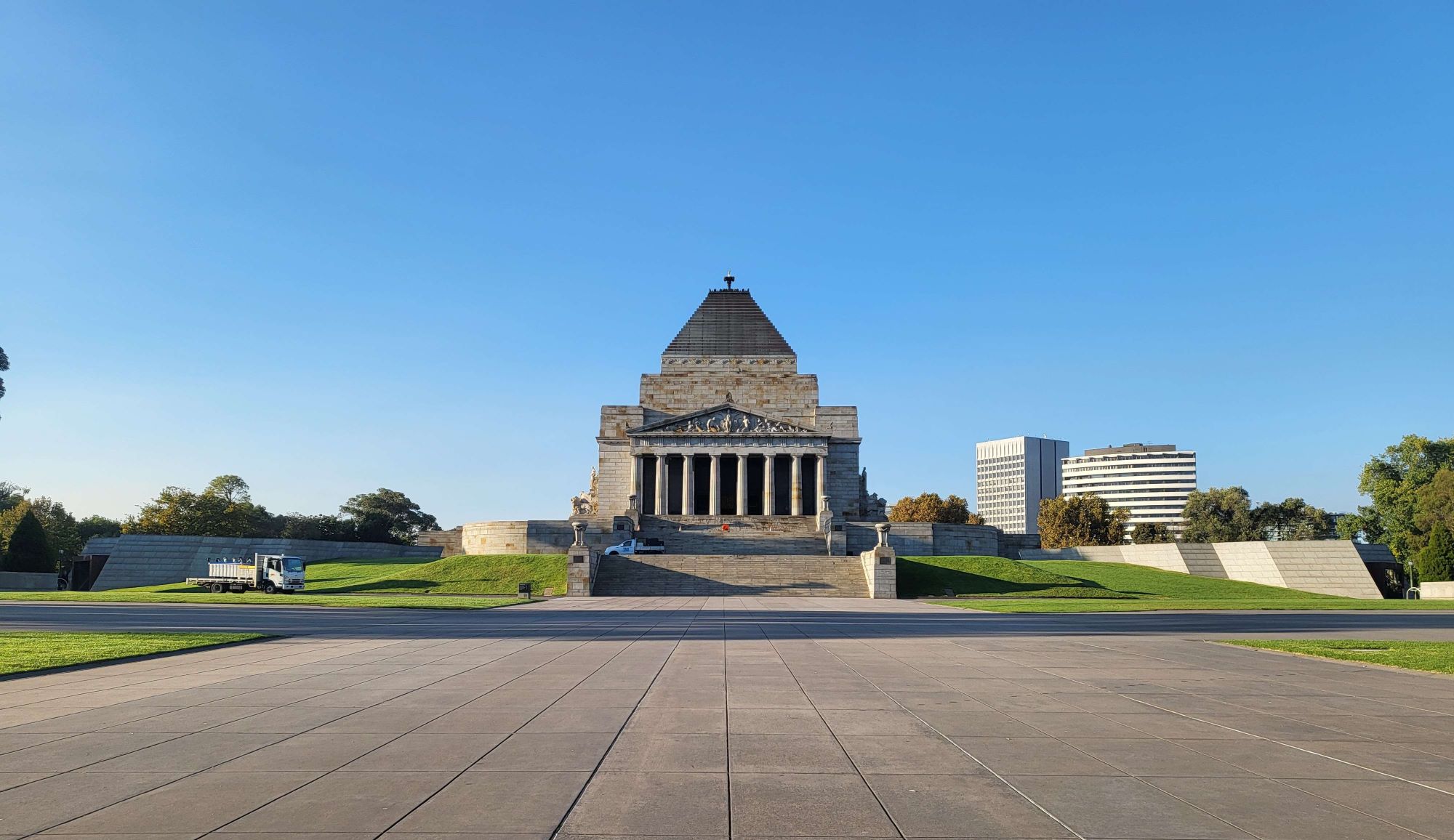 Australians remember war dead - Youth Journalism International