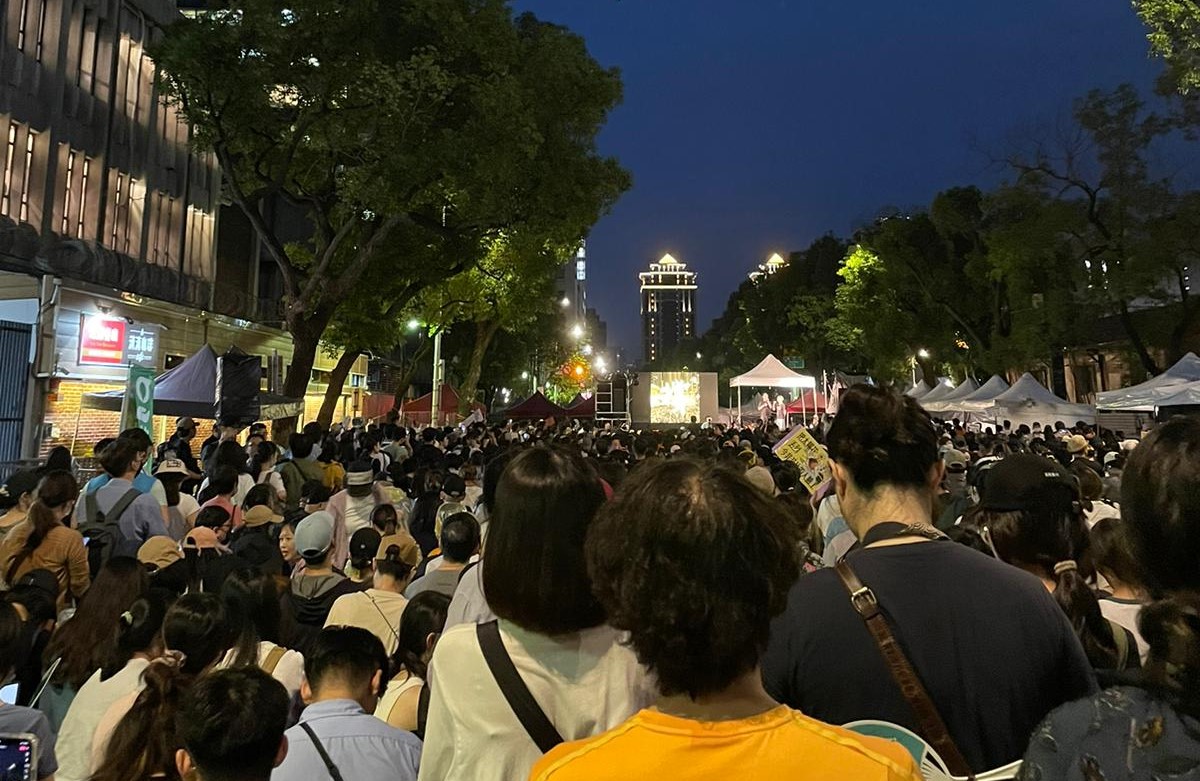 Citizen protesters flood Taipei - Youth Journalism International